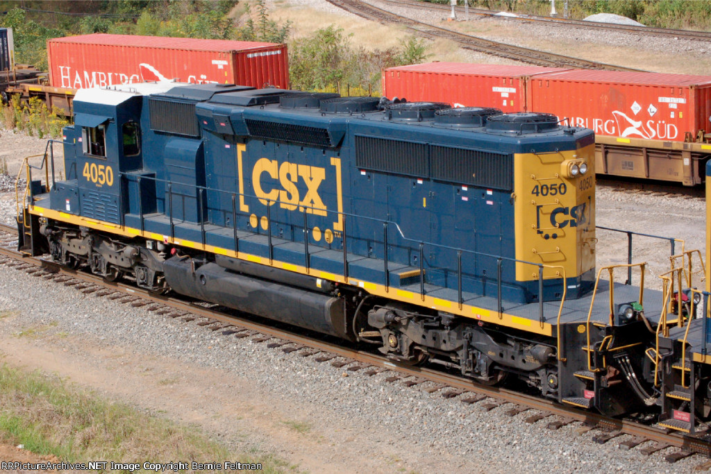 CSX SD40-3 4050 leads train Q282-14 on the Runaround Track in front of the observation deck